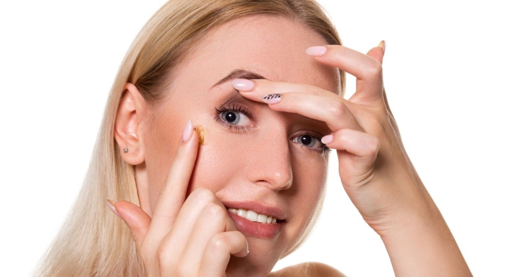 How Coloured Contact Lenses Can Transform Your Look Without ...